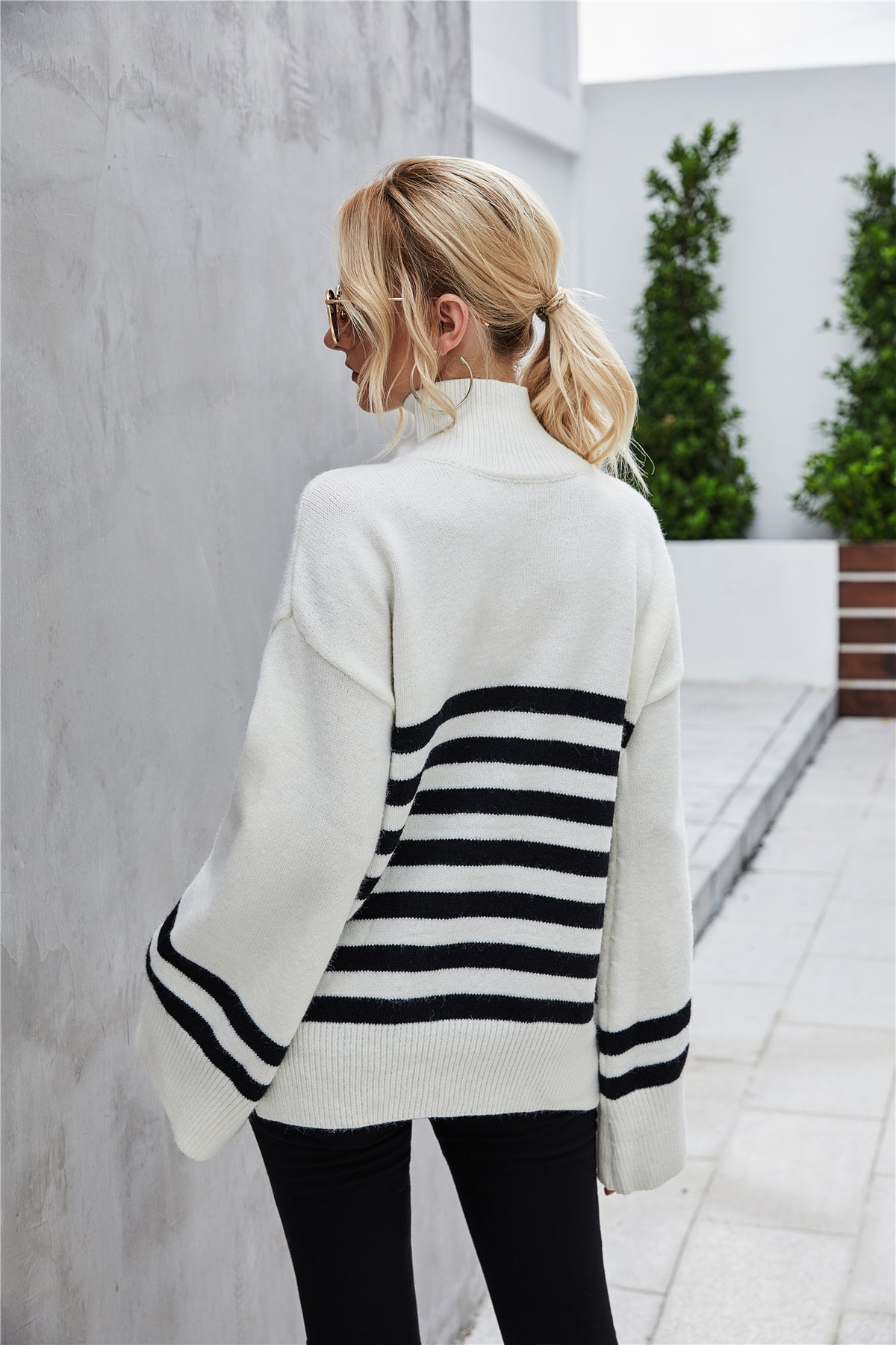 Wolffmode oversized sweater with striped stitching – WolffMode